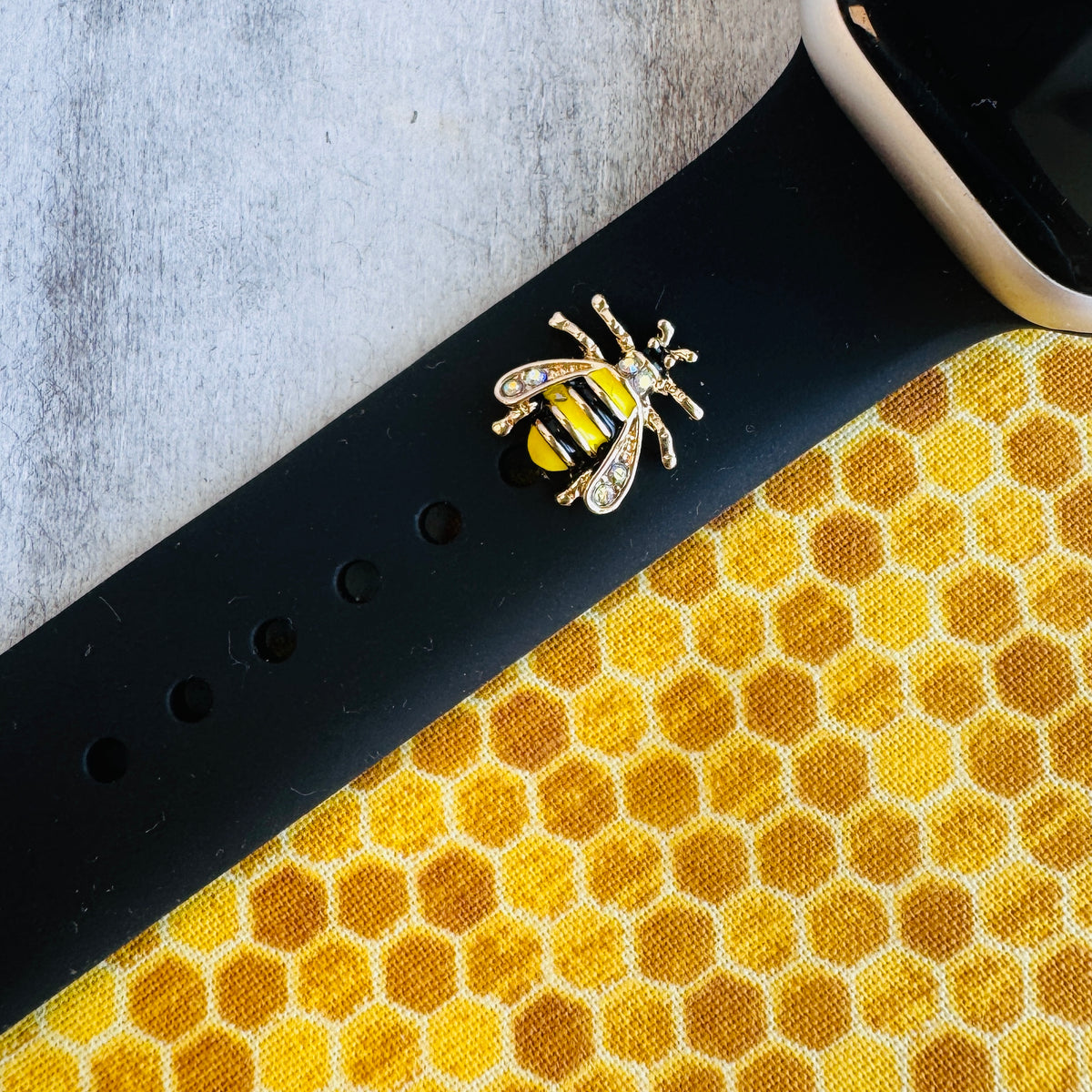 Bee Dazzled Band Charm 1pc. – Fancy Bands