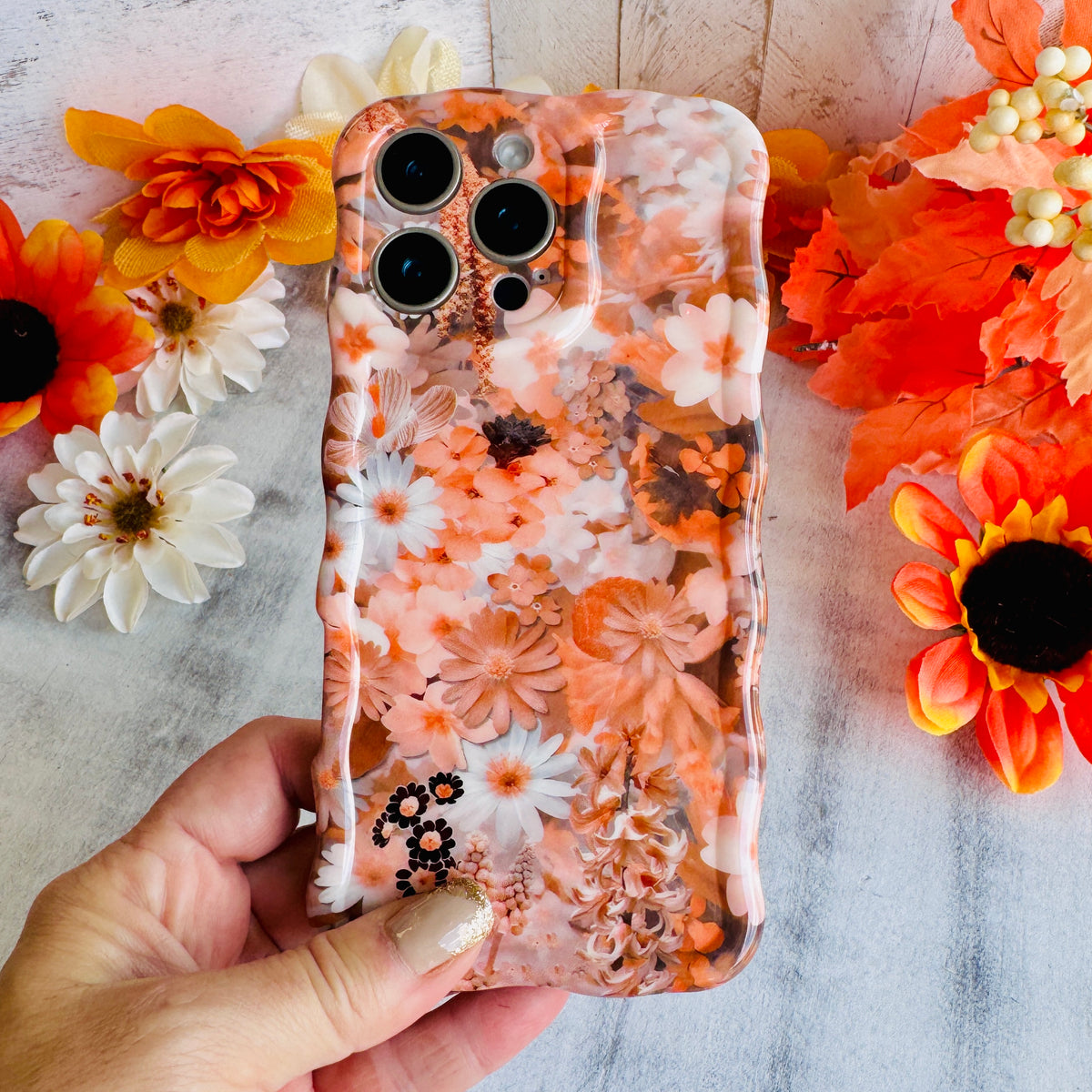 Fall Blooms iPhone Case 🌺🍂 | Wavy Luxe MagSafe – Fancy Bands